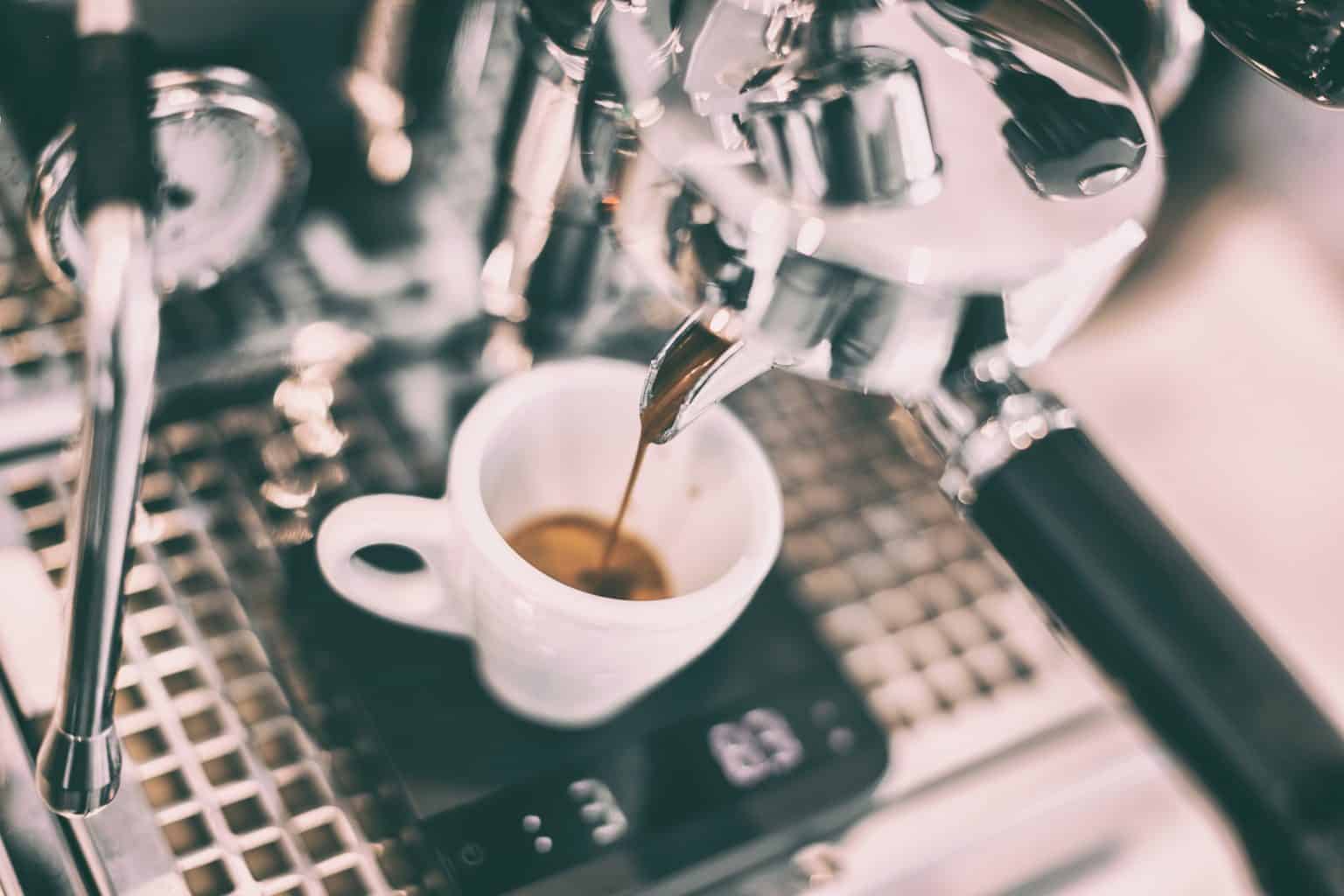What Is a Lungo? – Know your Different Types of Espresso! - dripped.coffee